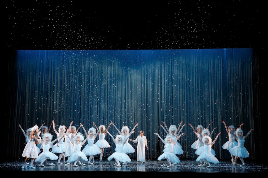 The Australian Ballet: Nutcracker – The Story of Clara review – Man in ...
