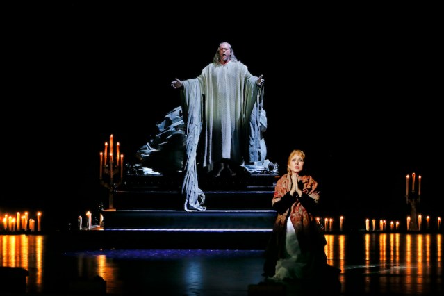 Opera Australia: Faust review [Melbourne 2019] – Man in Chair
